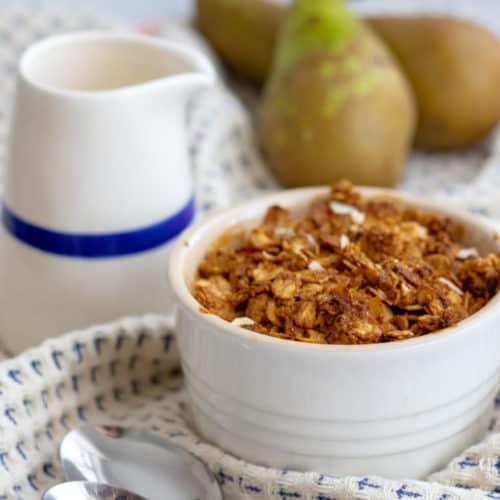 Pear and Ginger Crumble with a Oaty Topping I Georgie Eats