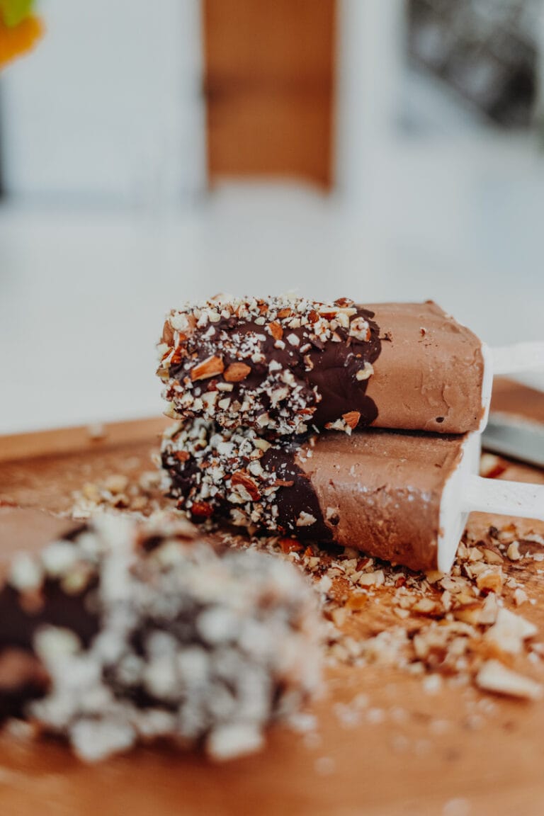 Healthy Vegan Chocolate Fudge Ice Lollies I Georgie Eats